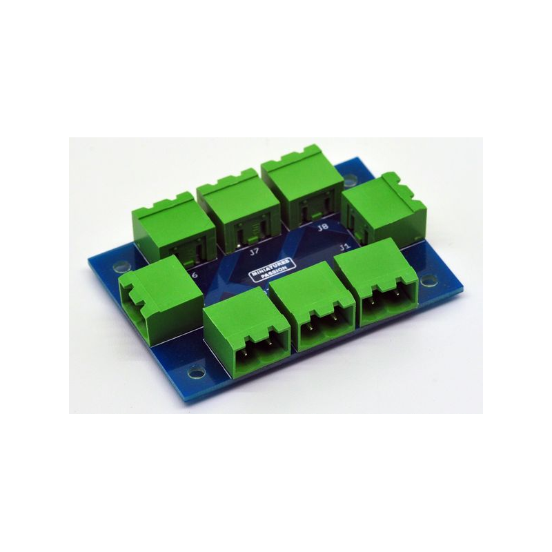 8A distribution board with connectors for feeder